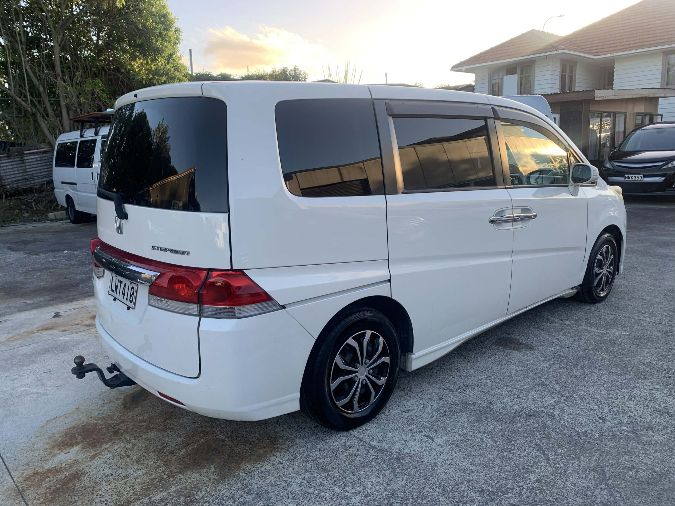 Honda Stepwagon 2007 Self-Contained Campervan | Travel Cars New Zealand